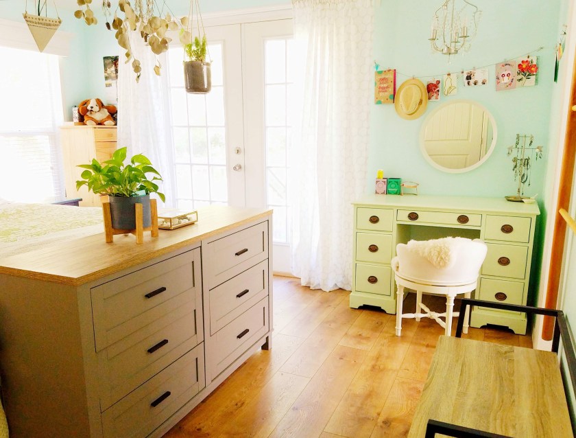 Light and Airy Master Bedroom – The Artful Roost